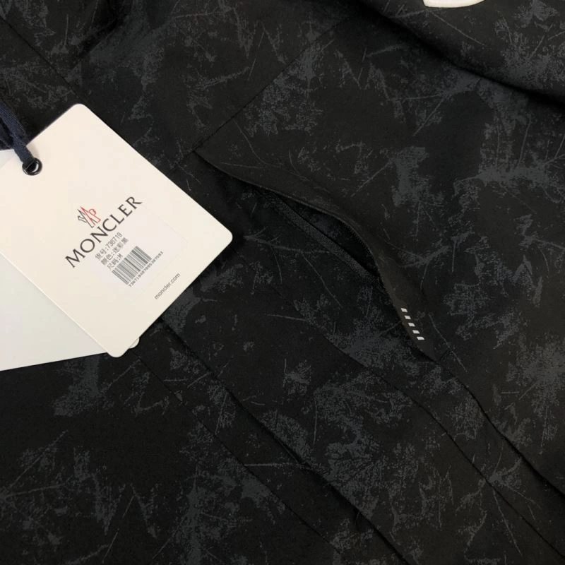 High fidelity Moncler Outwear