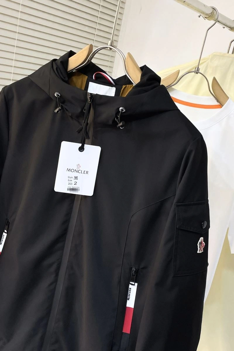 Accurate model Moncler Outwear