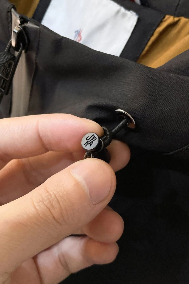 Accurate model Moncler Outwear