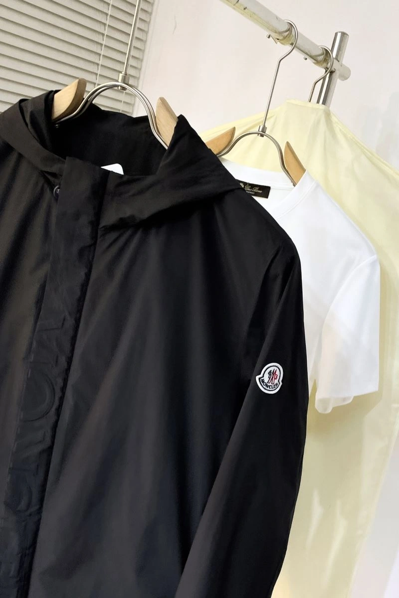 Accurate model Moncler Outwear