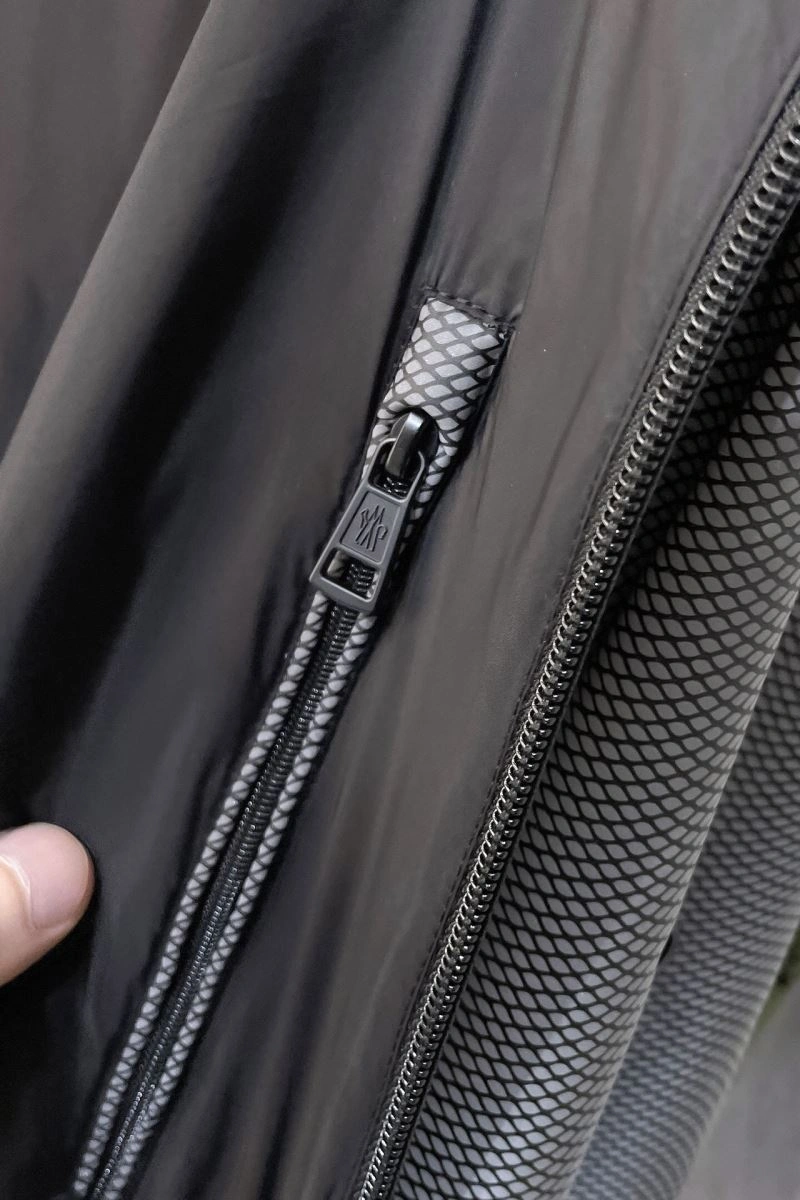 Accurate model Moncler Outwear