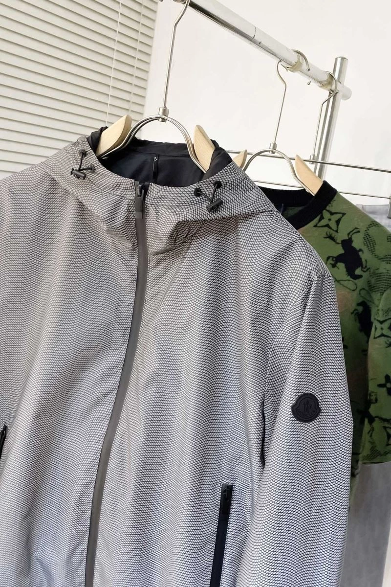 Accurate model Moncler Outwear