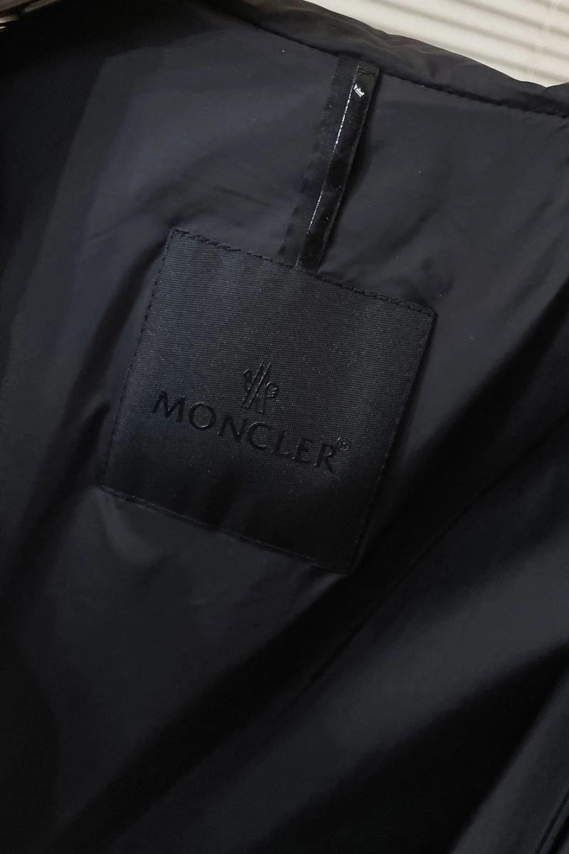 Accurate model Moncler Outwear