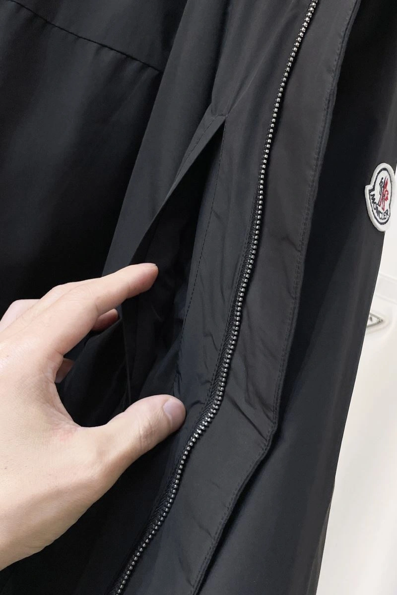 Bargain Moncler Outwear