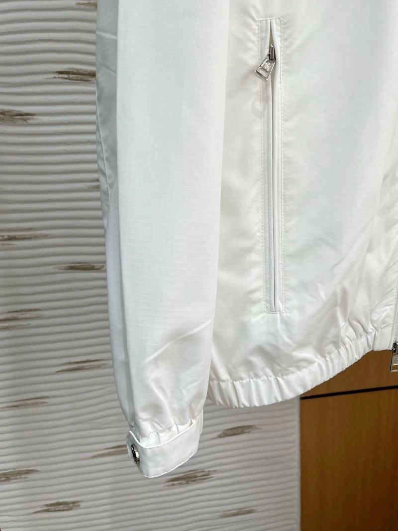 Legit Moncler Outwear