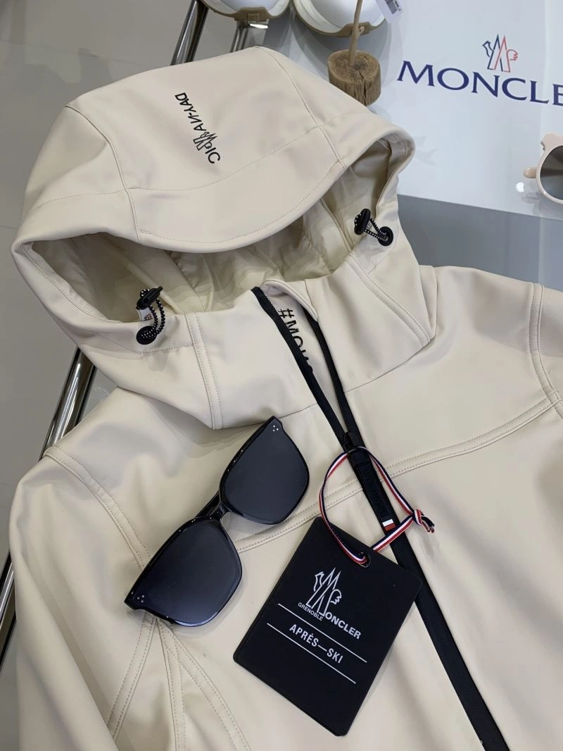 Accurate model Moncler Outwear