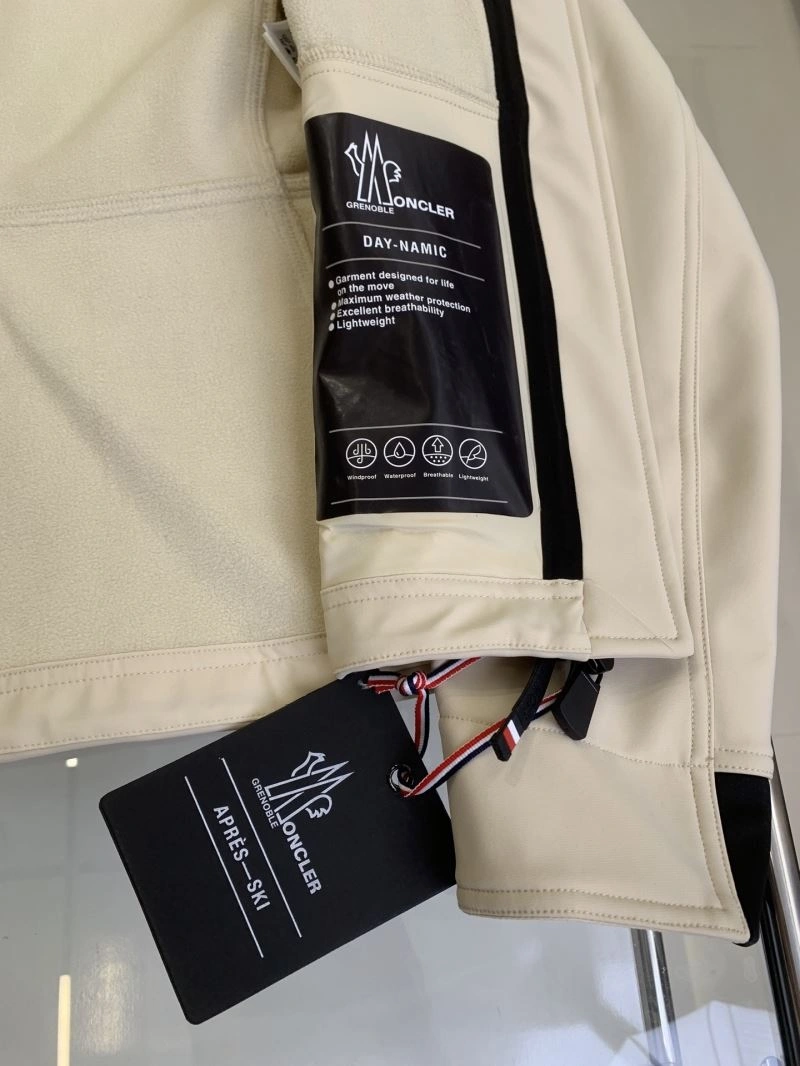Accurate model Moncler Outwear
