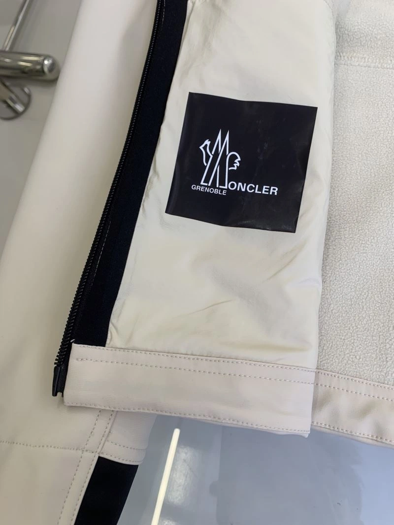 Accurate model Moncler Outwear
