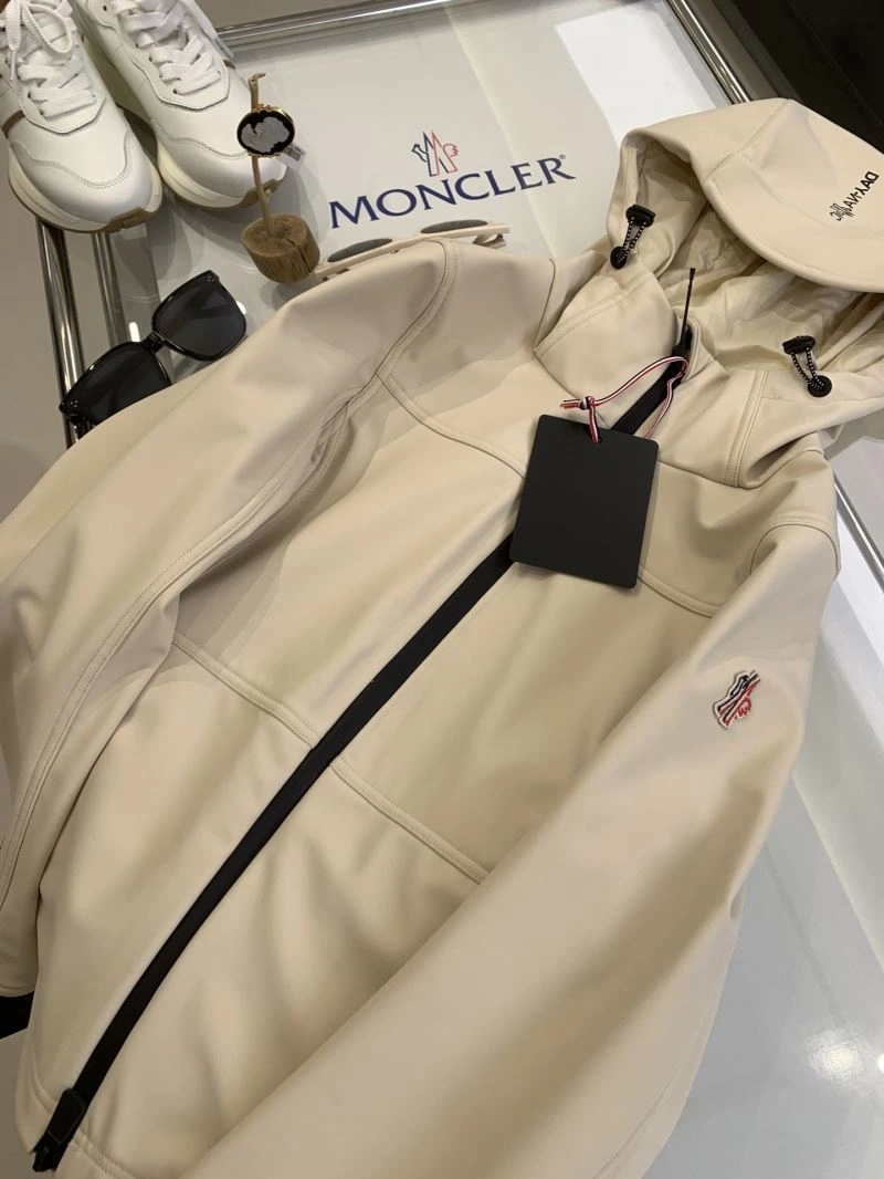 Accurate model Moncler Outwear