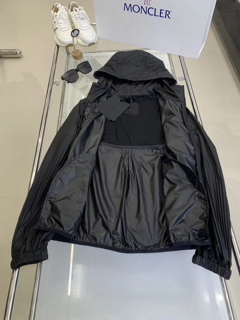 Accurate model Moncler Outwear