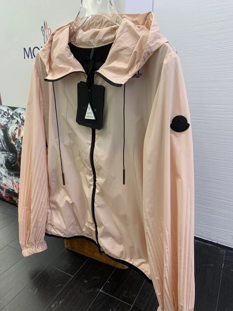 Accurate model Moncler Outwear
