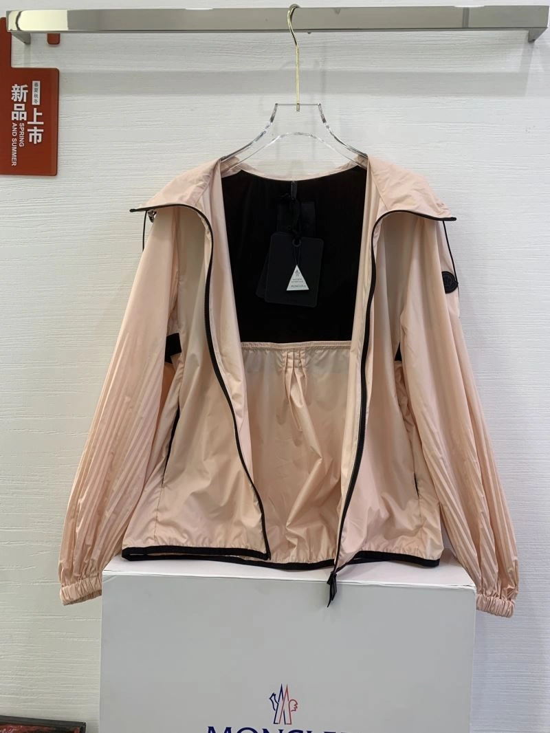 Accurate model Moncler Outwear
