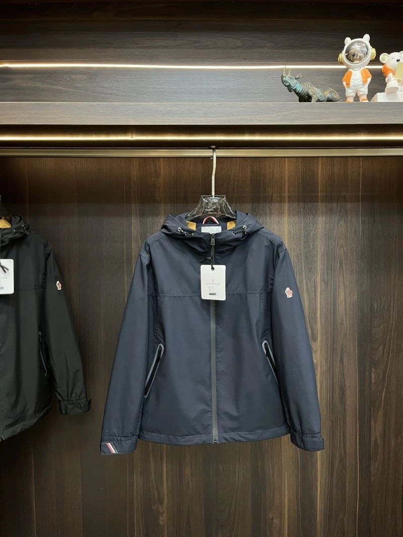 Low-cost Moncler Outwear