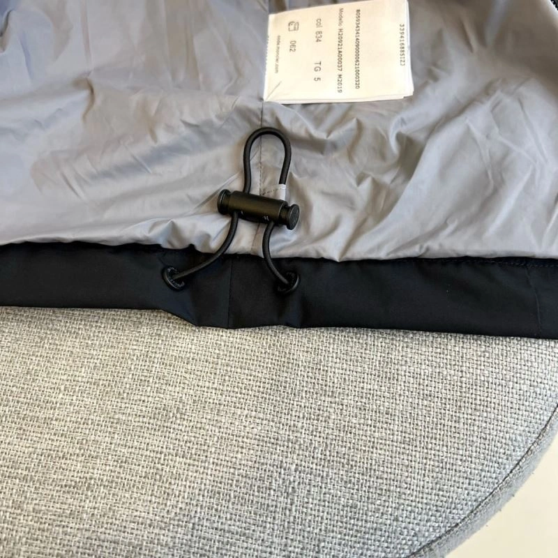 Accurate model Moncler Outwear