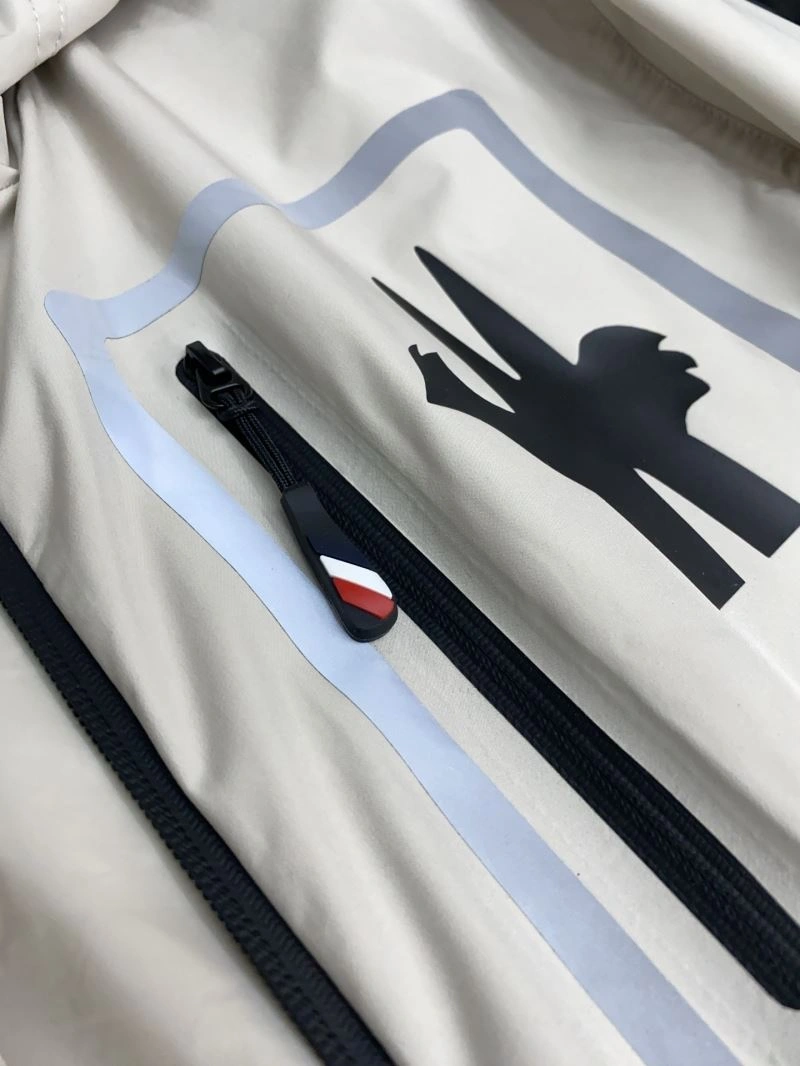 Low-cost Moncler Outwear