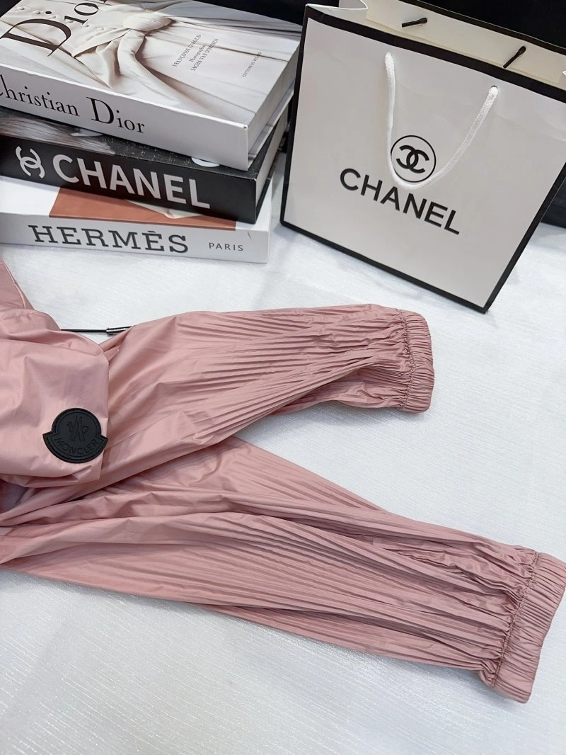 Low-cost Moncler Outwear