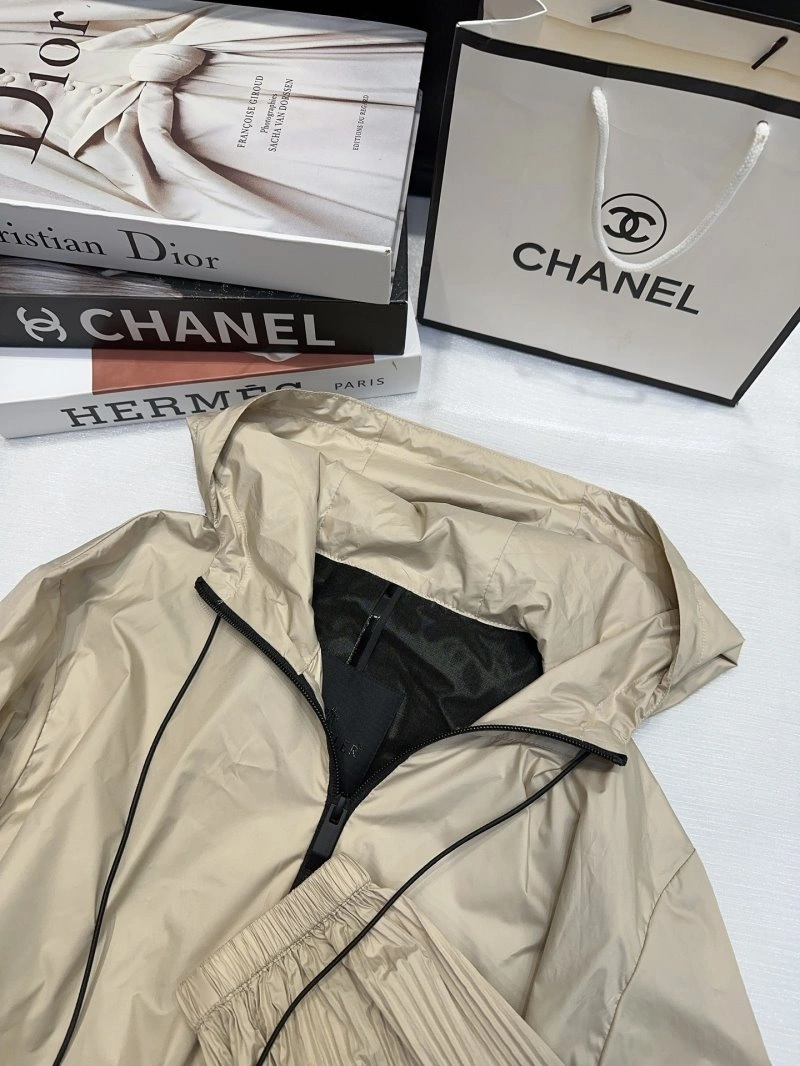 High fidelity Moncler Outwear