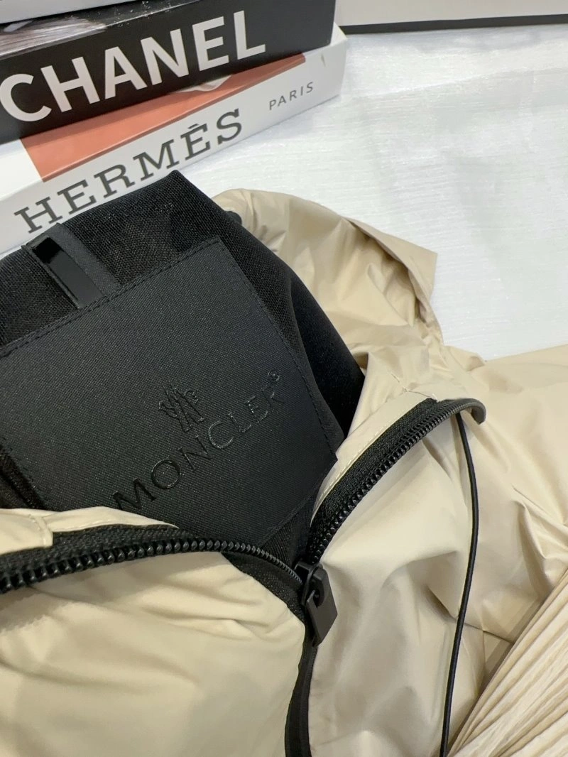 High fidelity Moncler Outwear