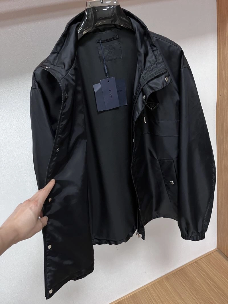 Low-cost Moncler Outwear