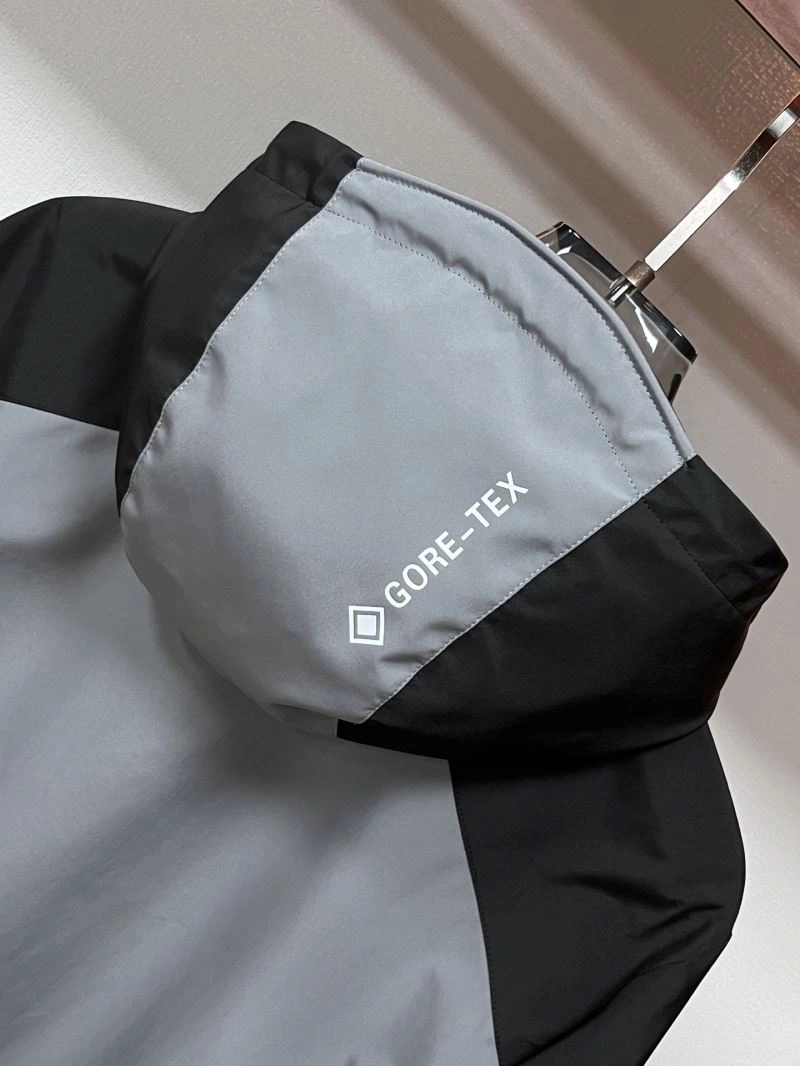 Top match Moncler Outwear