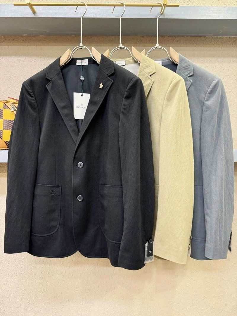 Low-cost Moncler Outwear