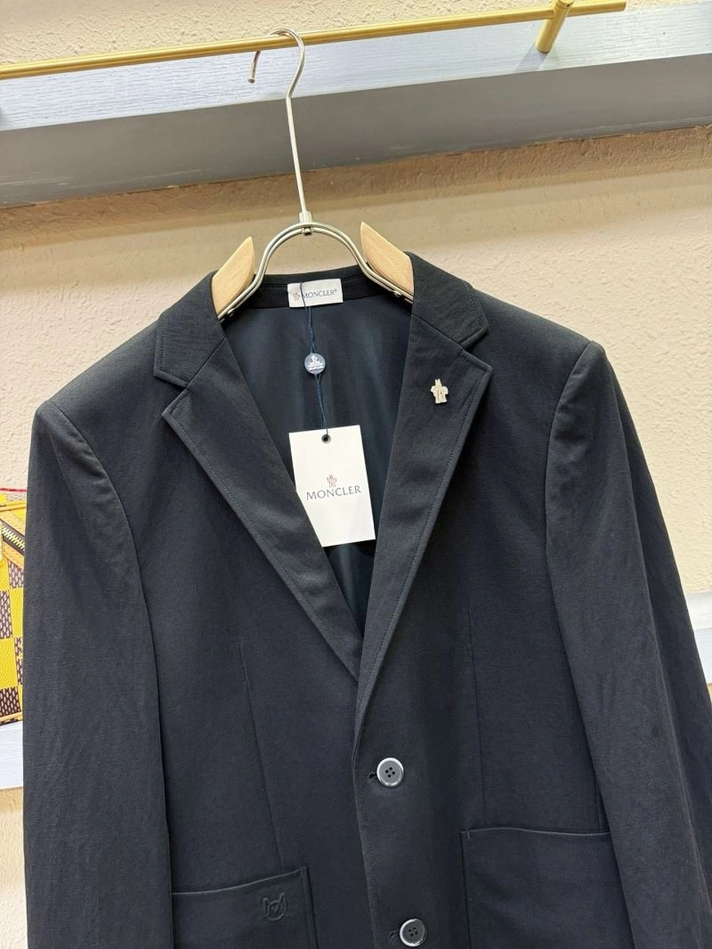 Low-cost Moncler Outwear