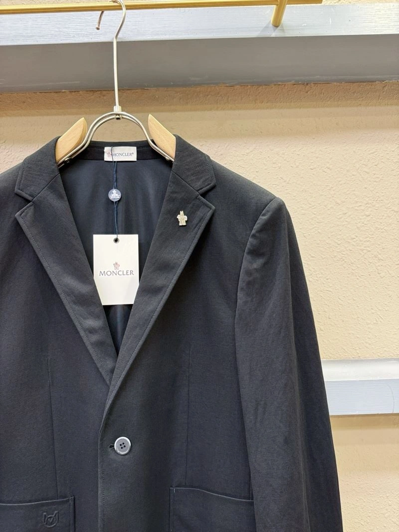 Low-cost Moncler Outwear