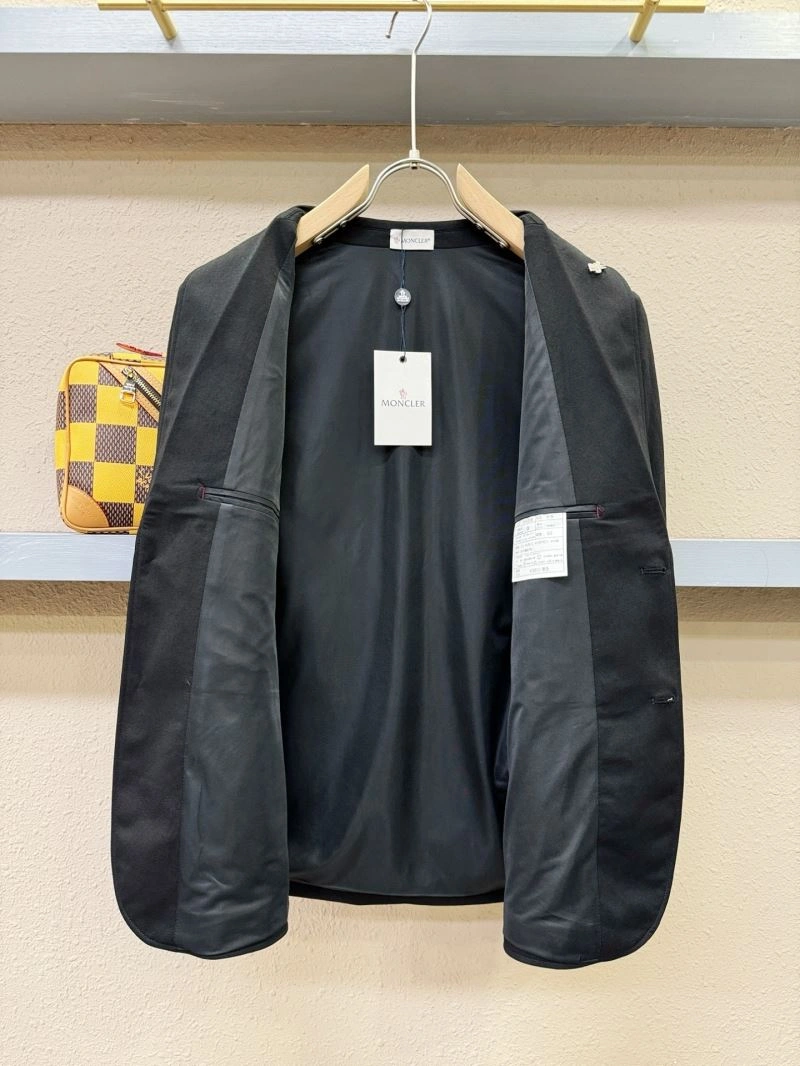 Low-cost Moncler Outwear