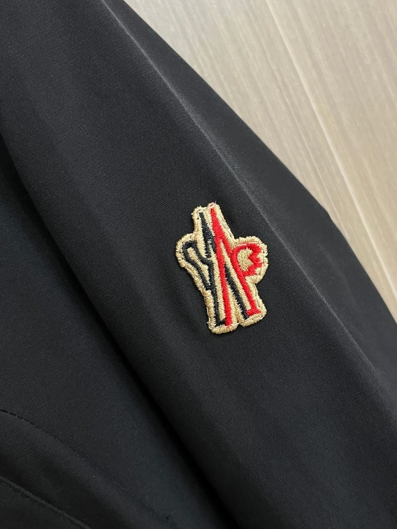 Top match Moncler Outwear