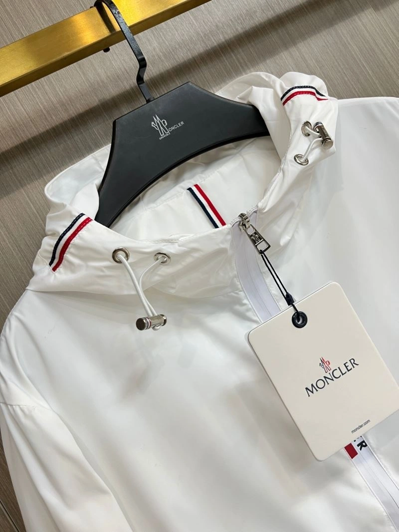 Low-cost Moncler Outwear