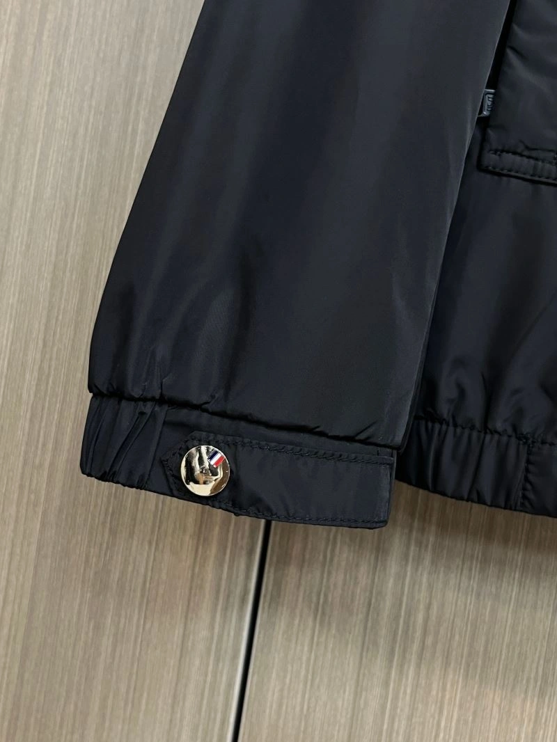 Legit Moncler Outwear