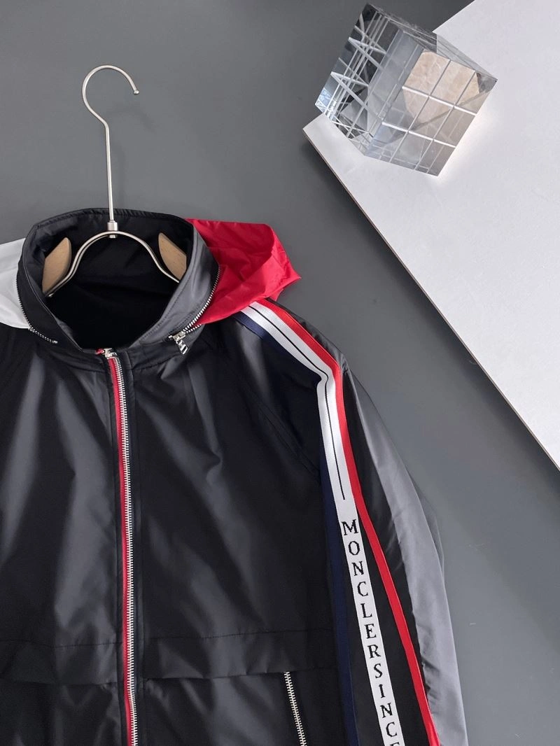 Bargain Moncler Outwear