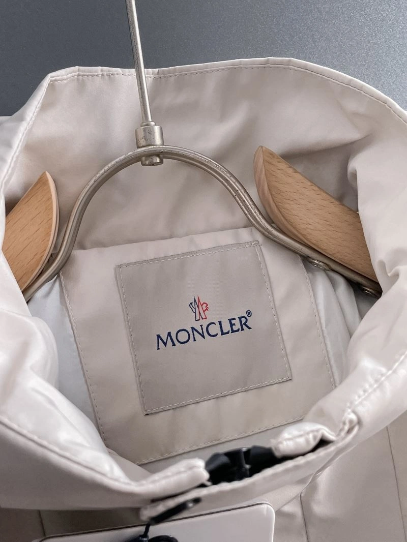 Accurate model Moncler Outwear