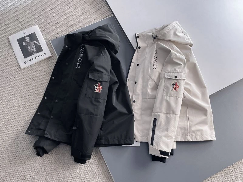 Accurate model Moncler Outwear
