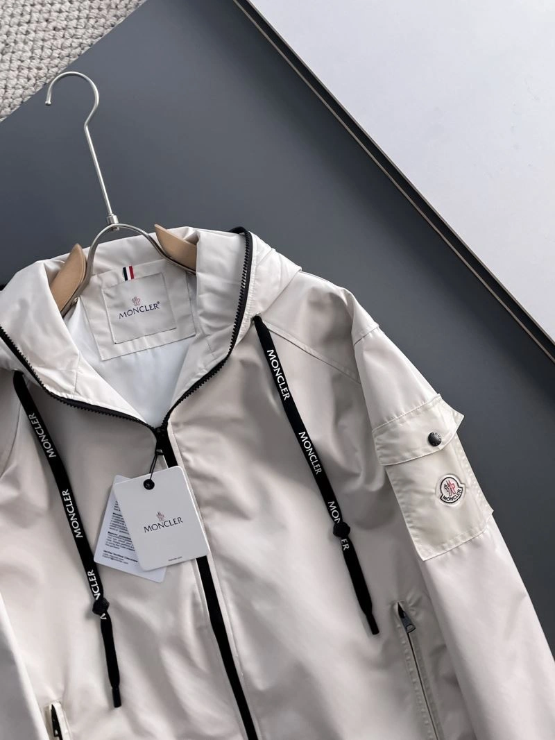 Accurate model Moncler Outwear