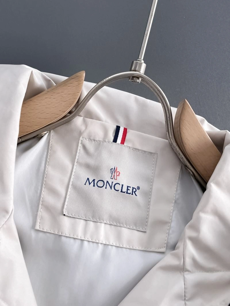 Accurate model Moncler Outwear