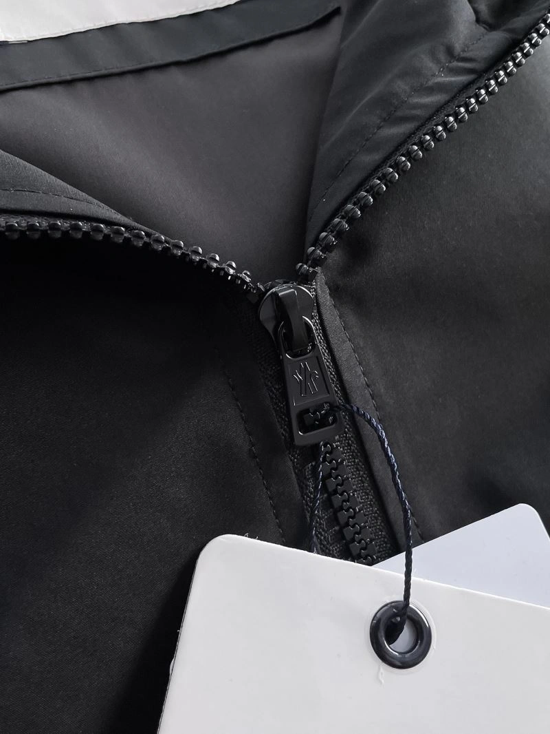 Top match Moncler Outwear