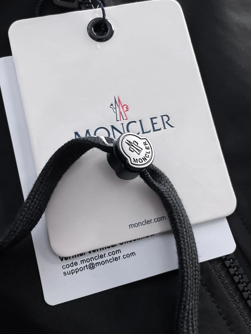 Top match Moncler Outwear