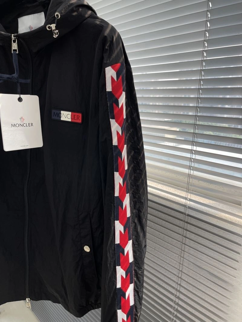 Bargain Moncler Outwear