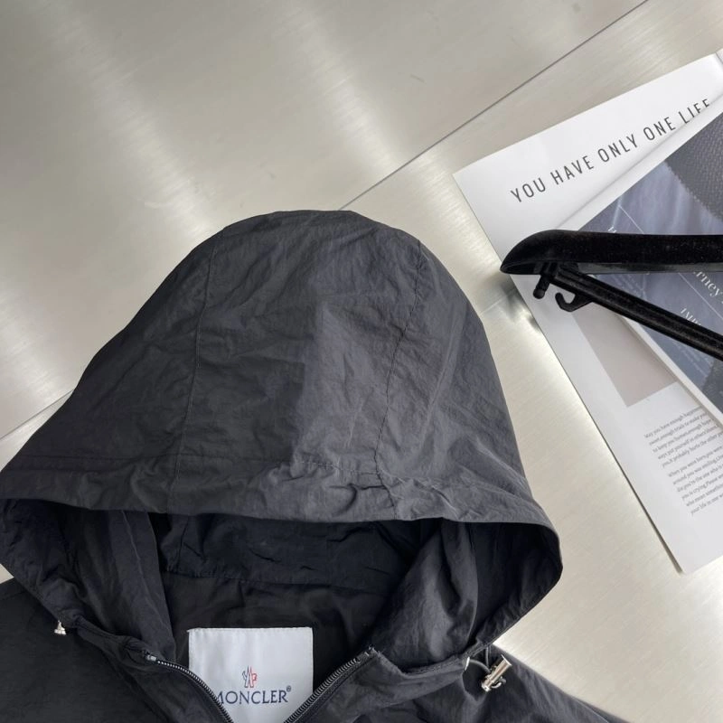 Bargain Moncler Outwear