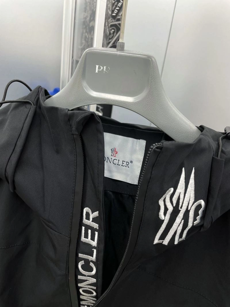 Top mirror Moncler Outwear