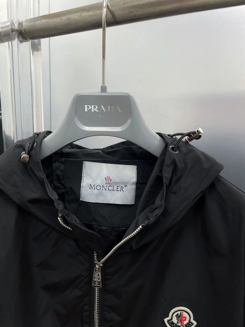 Low-cost Moncler Outwear