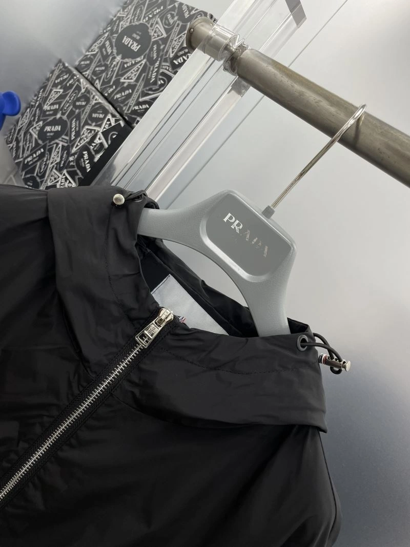 Low-cost Moncler Outwear