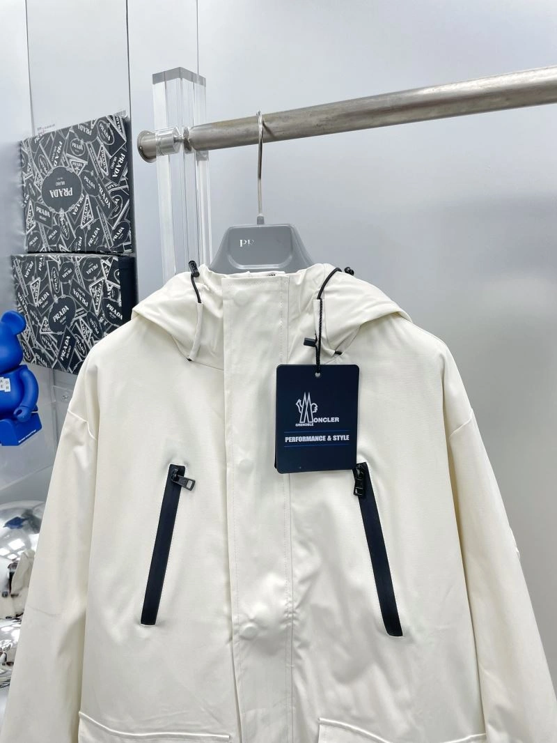 Legit Moncler Outwear
