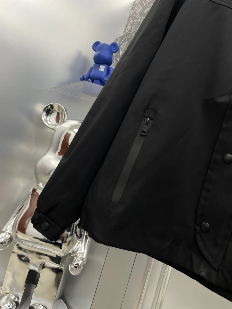 Legit Moncler Outwear