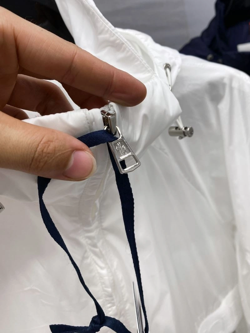 Low-cost Moncler Outwear