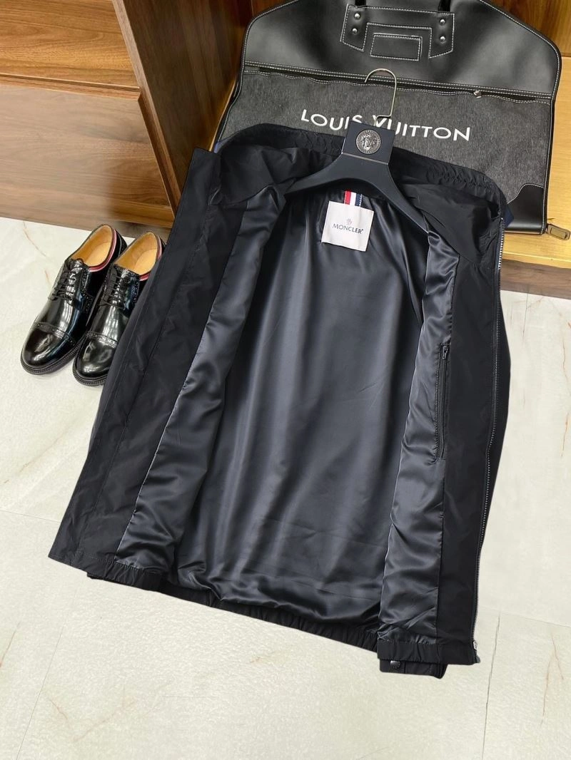 Legit Moncler Outwear