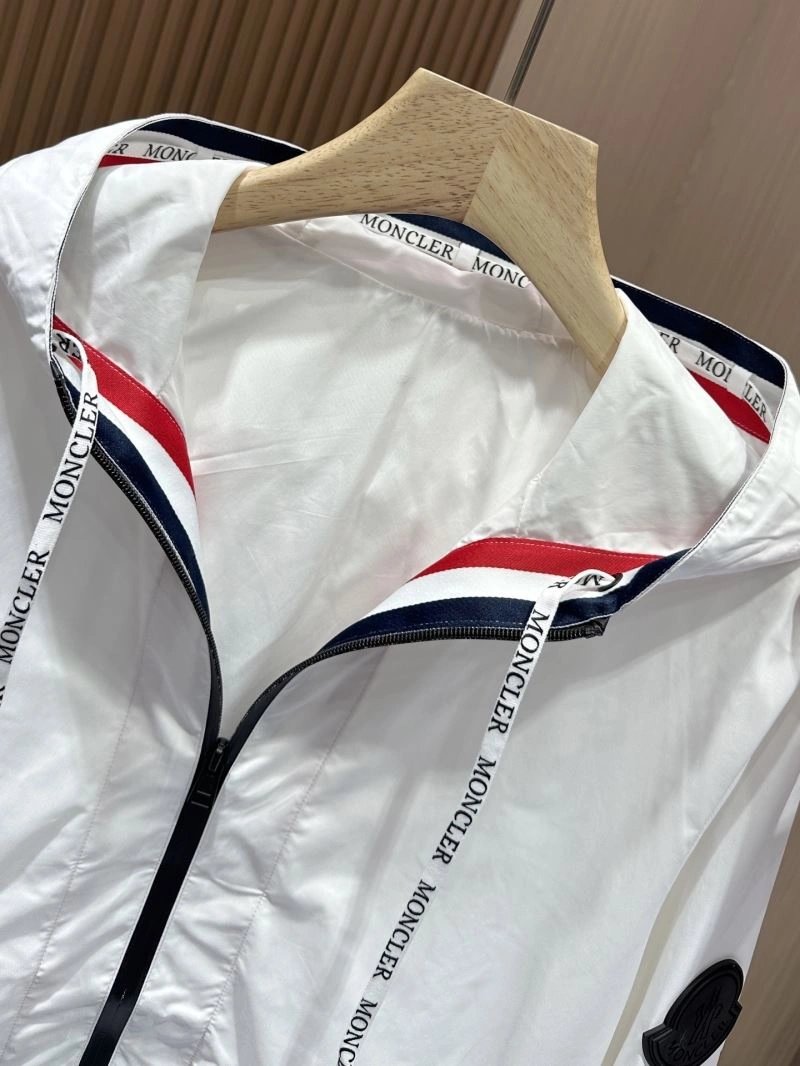 Bargain Moncler Outwear