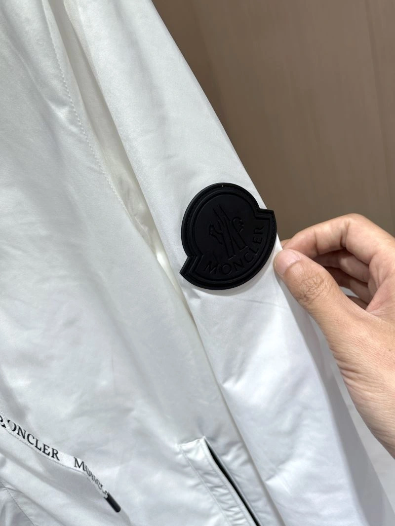 Bargain Moncler Outwear