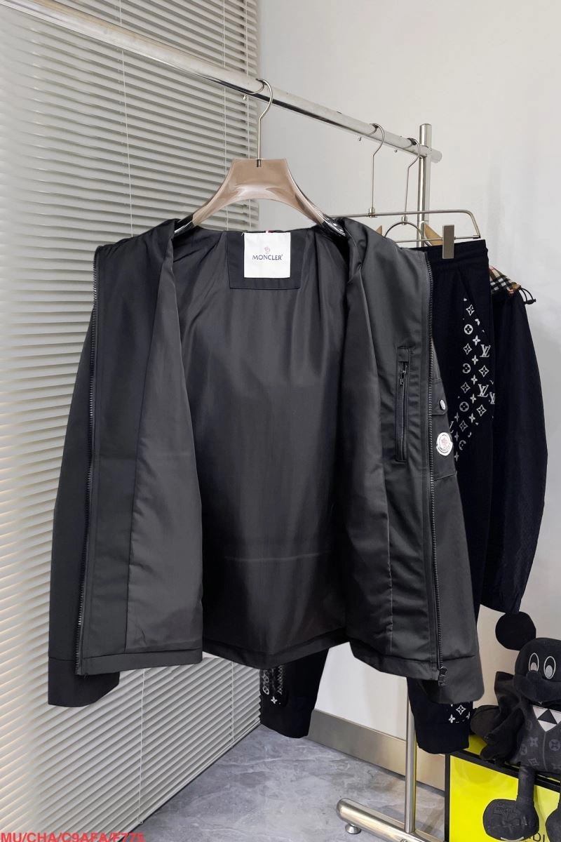 Accurate model Moncler Outwear